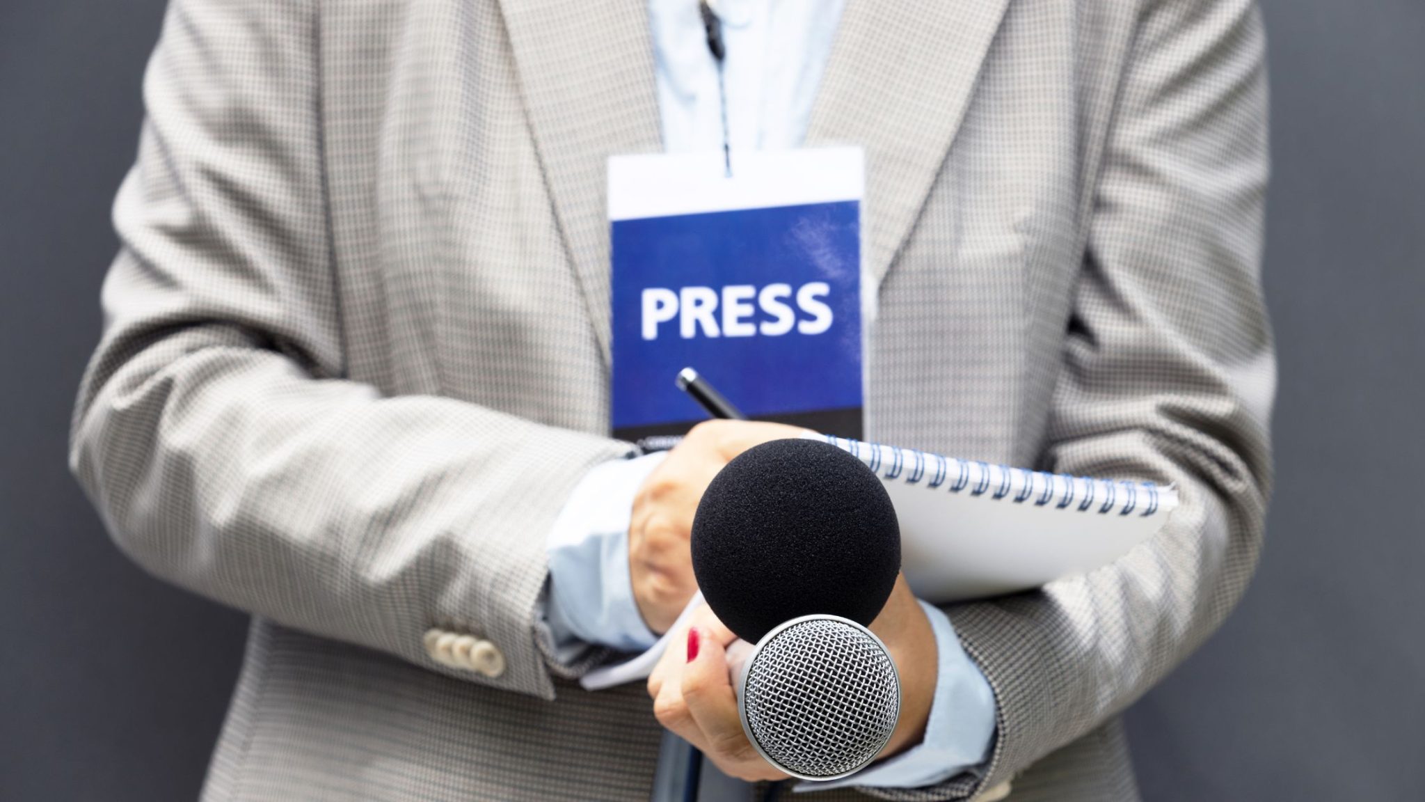 Jurnalis Adalah: Pengertian, Jenis, Tugas, dan Perannya - Irhanhisyam.com