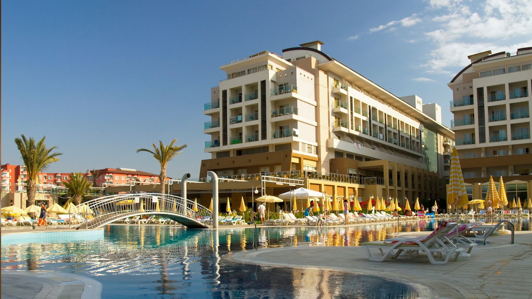 12 Hotel Unik dengan Konsep Menarik untuk Liburan Seru - Irhanhisyam.com